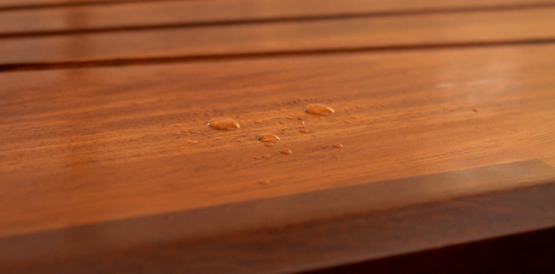 How to use Worktop Oil to oil wood